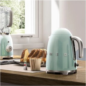 Světle zelená rychlovarná konvice 1,7 l 50's Retro Style – SMEG