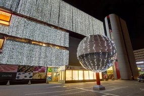 Easy Fix LED světelný závěs venkovní, 100 × 700 cm, ledově bílá, 600 diod, bílý kabel, IP67, prodlužovací