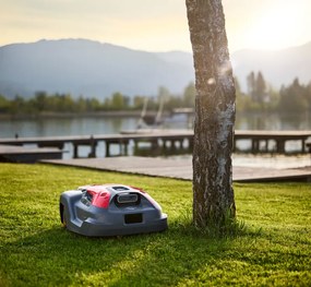 Robotická sekačka na trávu CRAMER AiConic 3 RTK