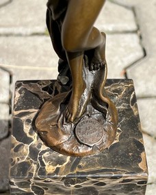 Erotická bronzová socha - Nahá žena tanečnice 2