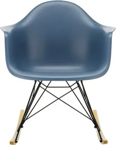 Eames Plastic Armchair RAR bíle lakovaná bílá tmavý javor Vitra
