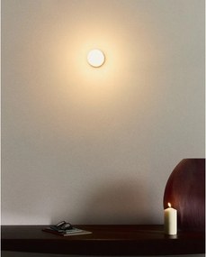 Bílé/ve zlaté barvě kovové nástěnné svítidlo ø 8 cm Brisia – Kave Home