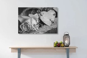 Obraz růže a srdíčko v jutě v černobílém provedení Varianta: 120x80
