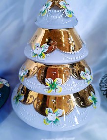 Dóza vánoční stromeček, zdobená zlatem a smaltem 18 cm - Bílá