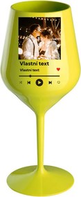 Personalizovaná nerozbitná sklenice s motivem přehrávače