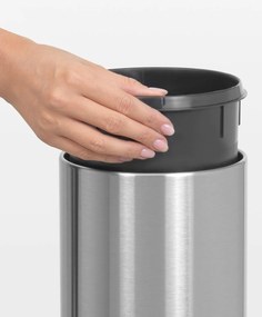 Brabantia dotykový odpadkový koš na stěnu Touch Bin 3L, matná ocel,363986