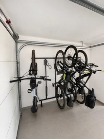 KACERLE KS-800 – nástěnný natáčecí stojan pro 3 až 6 kol Počet stání: pro 6 kol, Pro šířku pláště kola: do 6 cm (2,4") standardní horská kola, Varianta: s okem k uzamčení