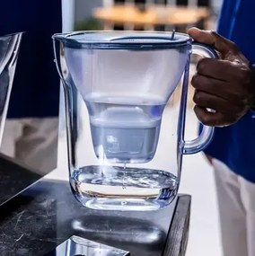 Brita Style Essential XL modrá / Filtrační konvice na vodu / 3,6 l / f
