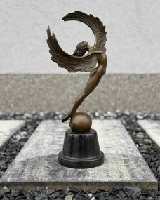 Bronzová socha - ženská figura s křídly - Vzestupný den