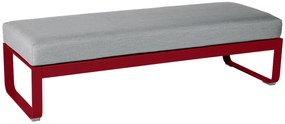 Šedá čalouněná lavice Fermob Bellevie 148 cm s červenou podnoží