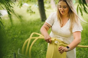 Zahradní set KATO SIRVON - 2 židle a kulatý stolek, černá/žlutá