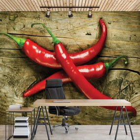 Fototapeta - Chili papričky na dřevě (254x184 cm)