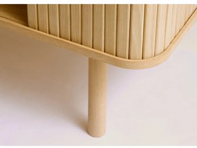 Nízká komoda v dekoru dubu s posuvnými dveřmi v přírodní barvě 76x160 cm Cavo – Unique Furniture