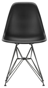 Eames Plastic Chair DSR černě lakovaná černá bílé na koberec Vitra