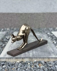 Leštěná bronzová socha soška -  Klokan skákající