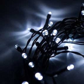 LED světýlka na baterie, venkovní, 10,2 m, ledově bílá, 100 diod, tmavě zelený kabel, IP44, 4× AA