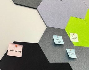 Rea Tutumi, 6-úhelníková nástěnná dekorace z filcu, růžová, HOM-06527