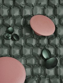 Háček na zeď Dots Metal 2,7 cm růžový