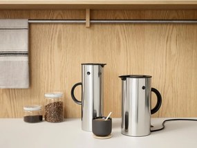 Plastová rychlovarná konvice ve stříbrné barvě 1,5 l EM77 – Stelton