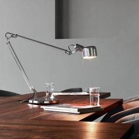 serien.lighting Job Table LED stolní lampa s nohou