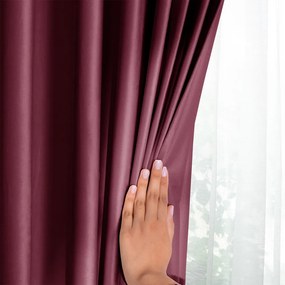 Závěs AmeliaHome Velvet s průchodkami 140x270 cm burgundy