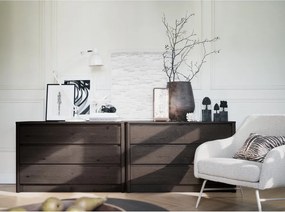Komoda v dekoru dubu v tmavě přírodní barvě 110x70x45 cm Melstone – Rowico