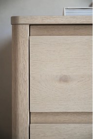 Komoda v dekoru dubu ve světle přírodní barvě 110x70x45 cm Melstone – Rowico