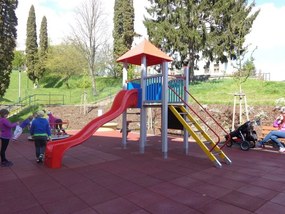 Černá gumová dlaždice (V30/R15) - délka 50 cm, šířka 50 cm a výška 3 cm