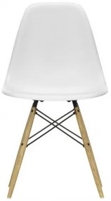 Eames Plastic Chair DSW medový jasan bílá černé na koberec Vitra