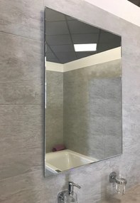 Zrcadlo na chodbu zeď do koupelny předsíně nalepovací s ozdobnou hranou KONFIG GLOSSY - konfigurátor na míru 5 mm se strmou fazetou