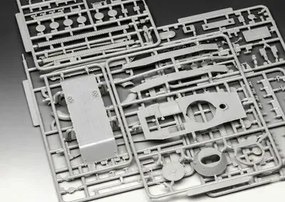 Revell PT-76B / Plastikový model / 1:72 / Počet dílků 120 / Obtížnost
