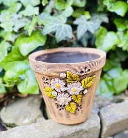Keramika Javorník Květináč malý - jahody výška 15cm horní průměr 17cm hnědý