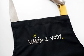 Kuchyňská zástěra s výšivkou Vařím z vody