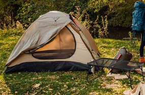 Skládací kempingový turistický stůl Komo 60 cm černý