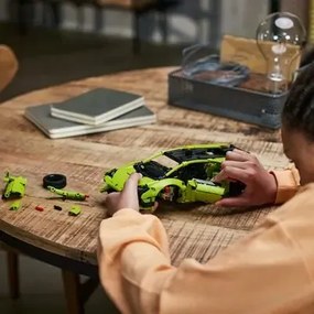 LEGO® Technic 42161 Lamborghini Huracán Tecnica / Počet dílků: 806 / o