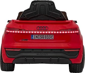 Elektrické autíčko Audi SQ8 červené