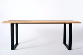 Stůl Donovan z masivního dřeva Černá
