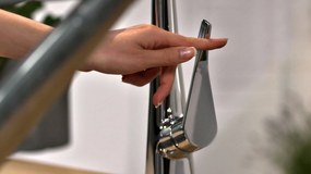 Hansgrohe Metris New, páková kuchyňská baterie 320, s vytahovacím výtokem, chromová, 14821000