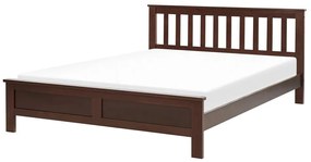 Dřevěná postel 140 x 200 cm tmavé dřevo MAYENNE Beliani