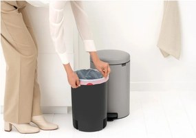 Světle šedý nášlapný ocelový odpadkový koš 20 l NewIcon – Brabantia