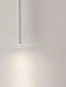 Minimalisticky lustr na lanku Stilvi Bílá