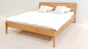 Designová postel Postelia ARONA Buk 140x200cm - dřevěná postel z masivu o šíři 4 cm