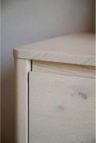 Komoda v dekoru dubu ve světle přírodní barvě 180x50x40 cm Melstone – Rowico