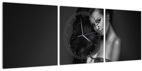 Obraz - Černobílý portrét svůdné ženy (s hodinami) (90x30 cm)