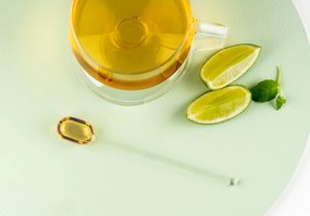 Lžička Muurla skleněná 15,5 cm žlutá