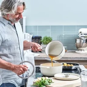 KitchenAid Litinový kastrol s poklicí krémová 22 cm / 3,3 l / litina /