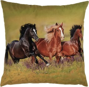 Zelený povlak na polštář s běžícími koňmi na louce - 45*45 cm