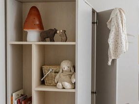 Designová šatní skříň s otevřeným regálem BASIC kašmírová