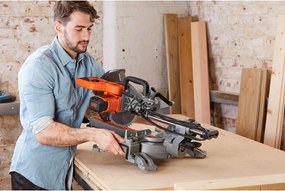 Pokosová pila Black+Decker BES700-QS