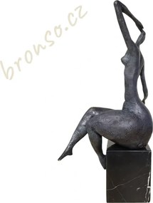 Bronzová socha ženy – Moderní abstraktní umění pro interiér